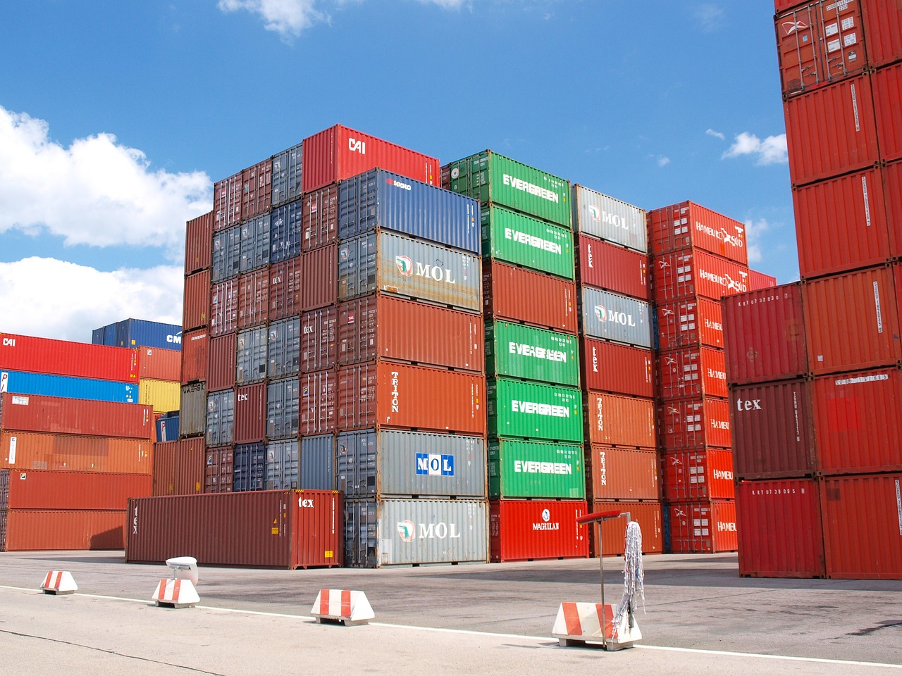 8 Different Shipping Container Names | QTY Containers